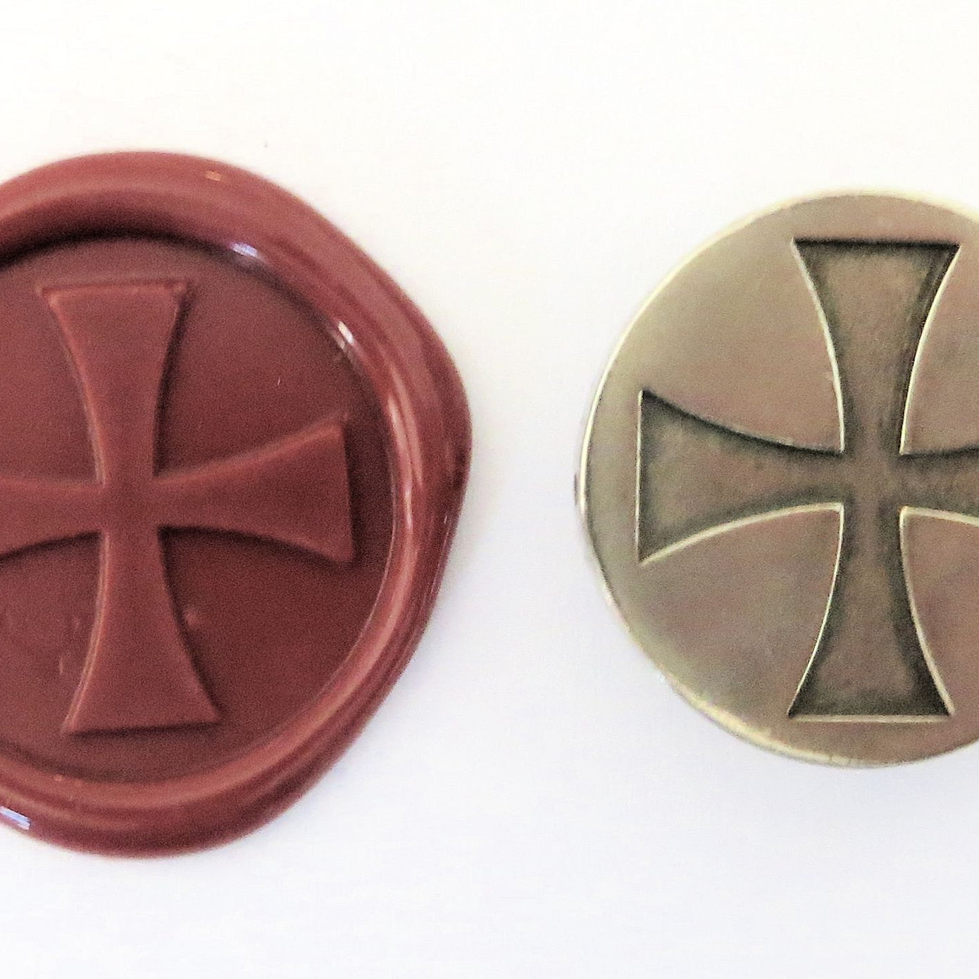 Ref: 0009930-6: Seal "Cross of the Templars" – Hieroglyphes